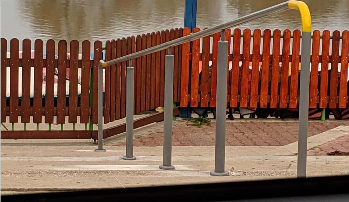 Installing Hand Rails in the Lake Area - Ganey Yehosha